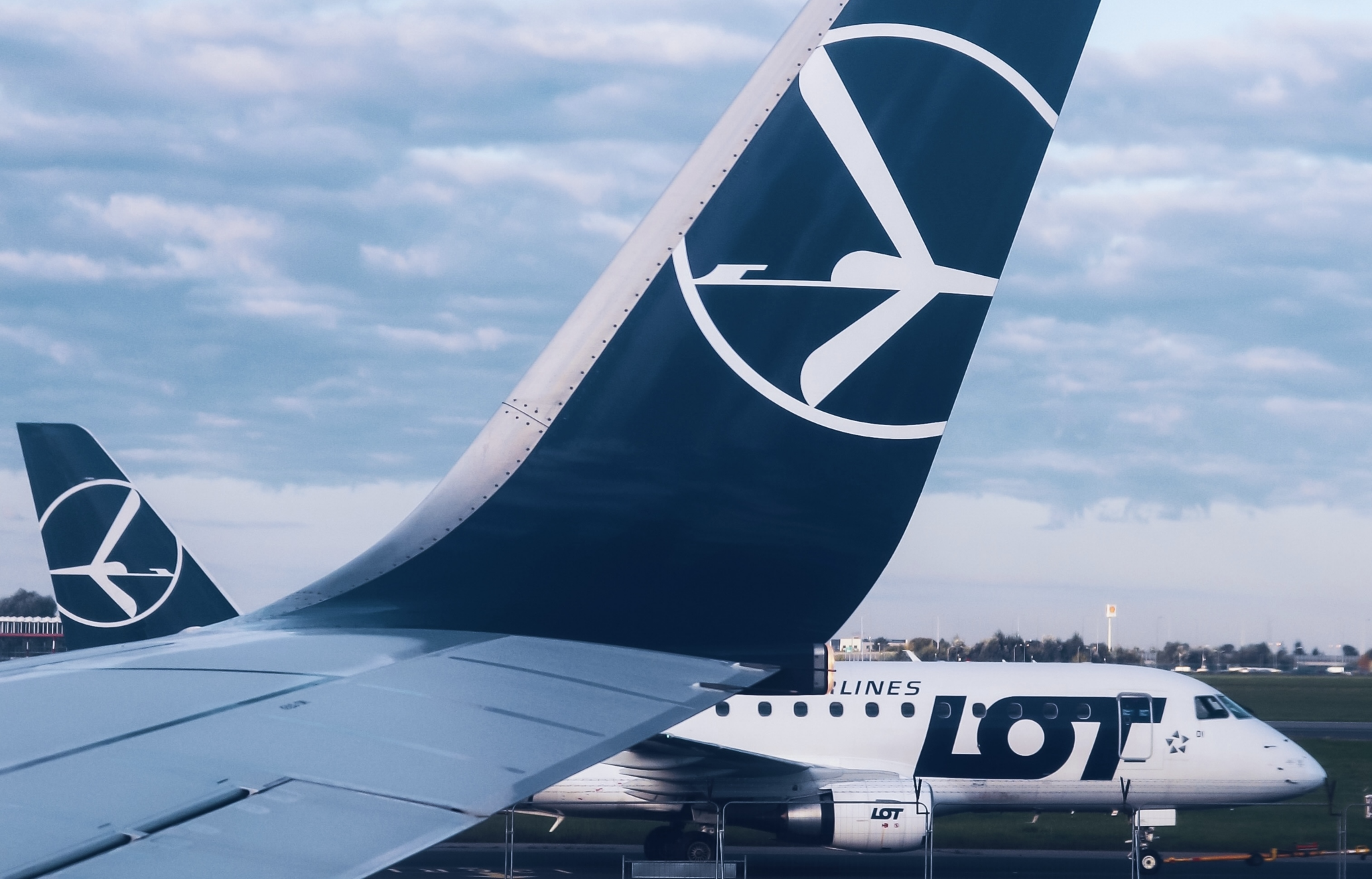 left-Boeing-737-800-and-right-Embraer-170 - Payload Asia