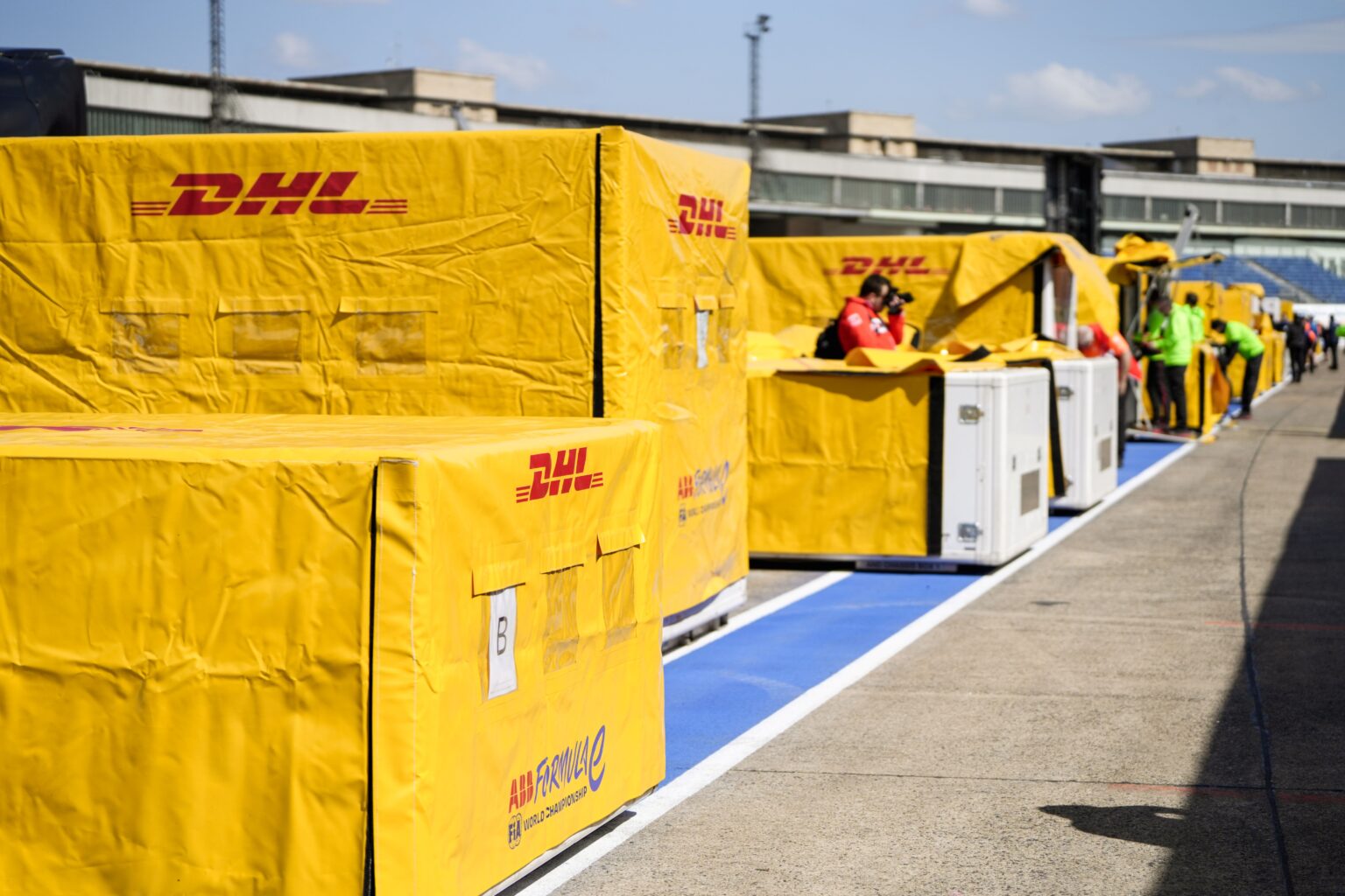 DHL integrates the groundbreaking GEN3 Evo race car into its Formula E ...
