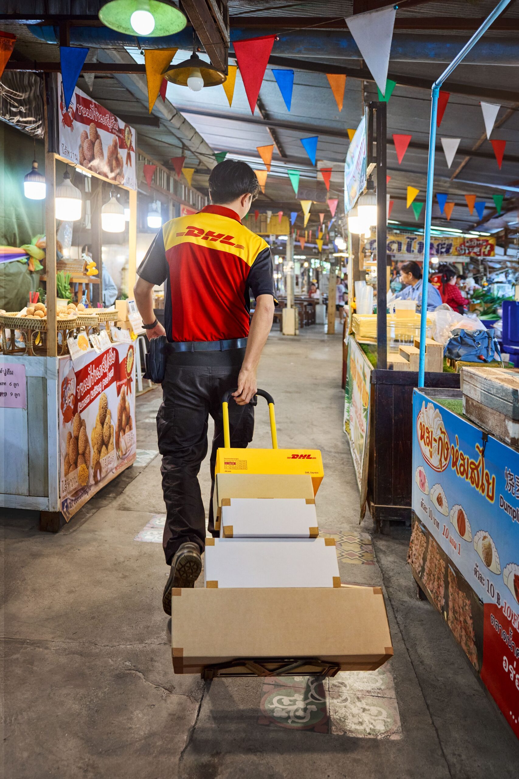 Building the network of the future: DHL Express's infrastructure ...